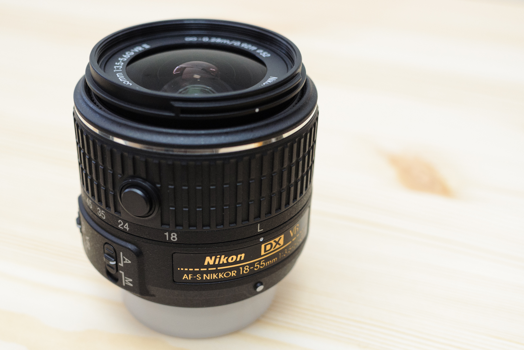 ニコン『AF-S DX NIKKOR 18-55mm f/3.5-5.6G VR II』レビュー。沈胴式の外観チェック。 レンズレビューその1 [実機レビュー] | かめらとブログ。