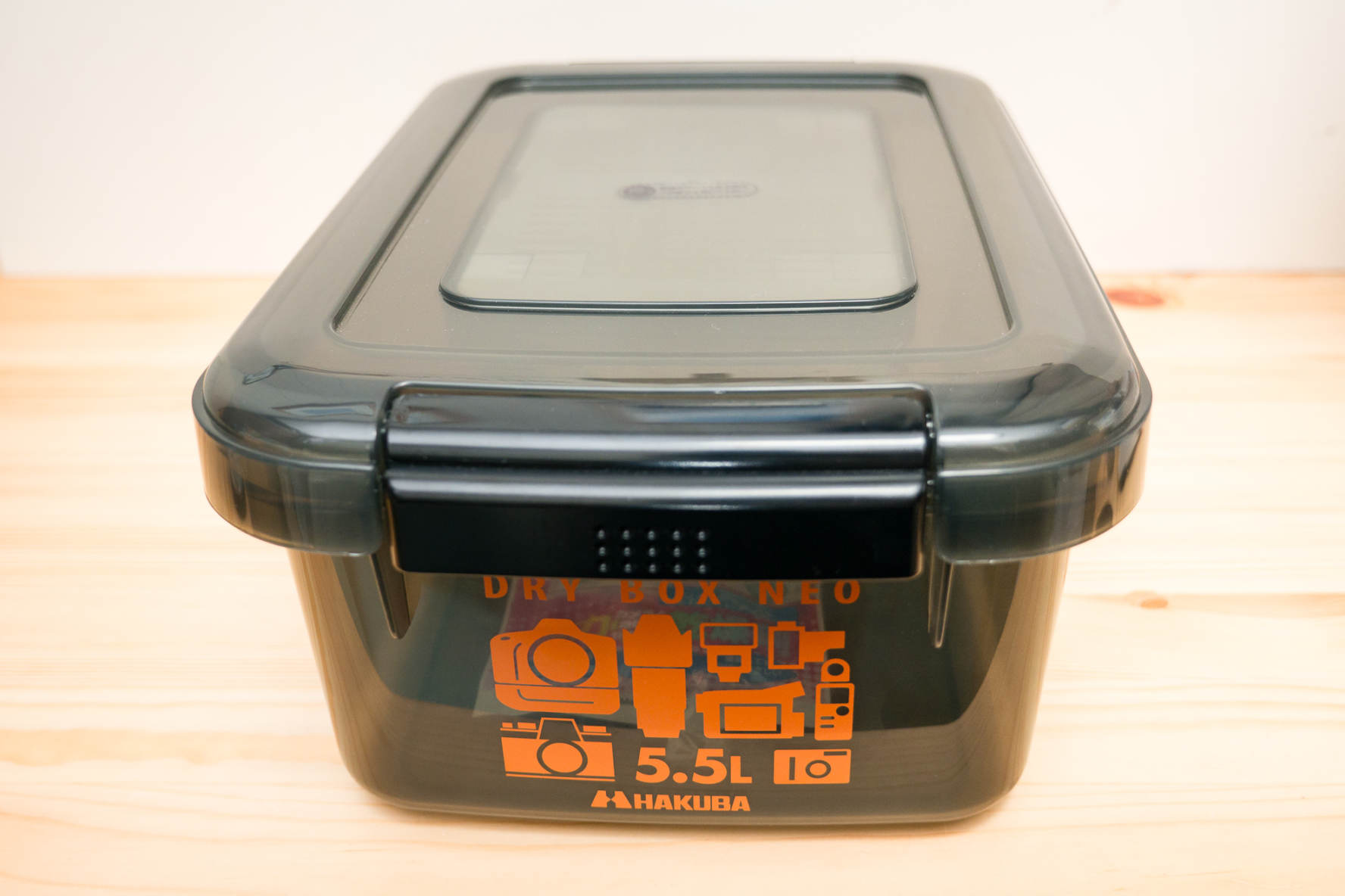 HAKUBA ドライボックス NEO 5.5L レビュー。コンパクトなカメラやレンズなどの機材の収納におすすめです！ | かめらとブログ。