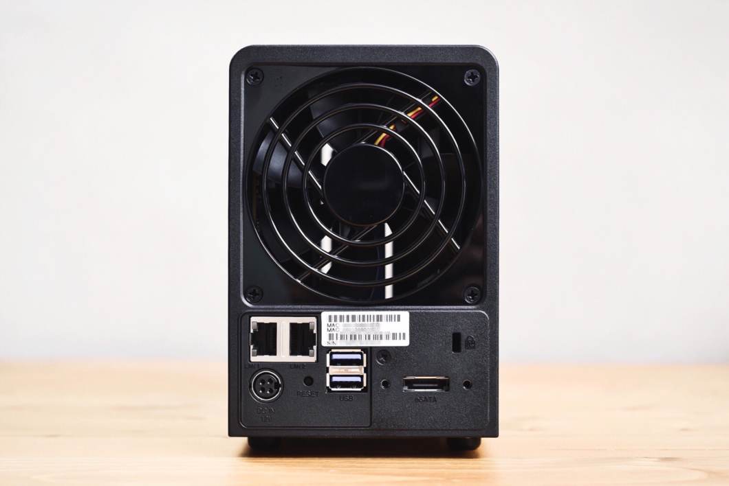 Synology DS718+ 写真用途に2ベイNASの導入理由と組み込みまで | かめらとブログ。